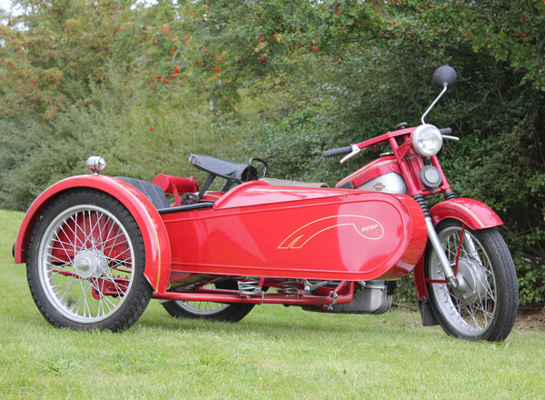 Slutpris för Nimbus motorcykel med sidevogn, årgang