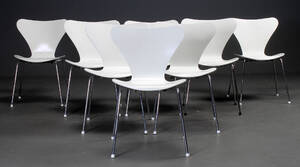 Slutpris för Arne Jacobsen. Otte 'Syver'-stole, model