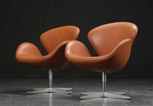 Slutpris för Arne Jacobsen. Par 'Svane' lænestole,