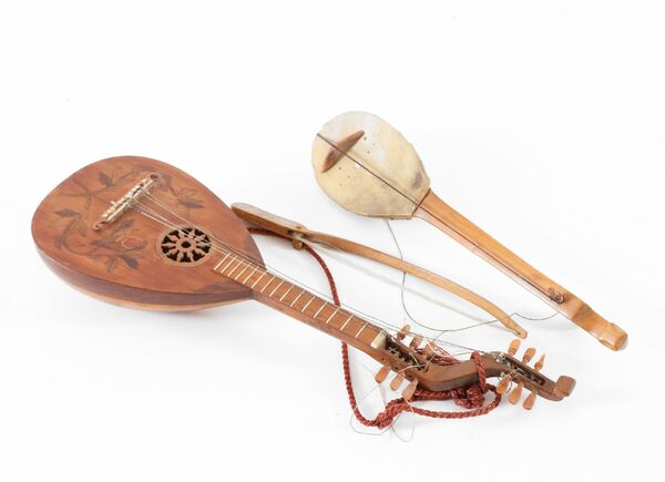 Slutpris för 211954. STRÄNGINSTRUMENT, 1900-tal.