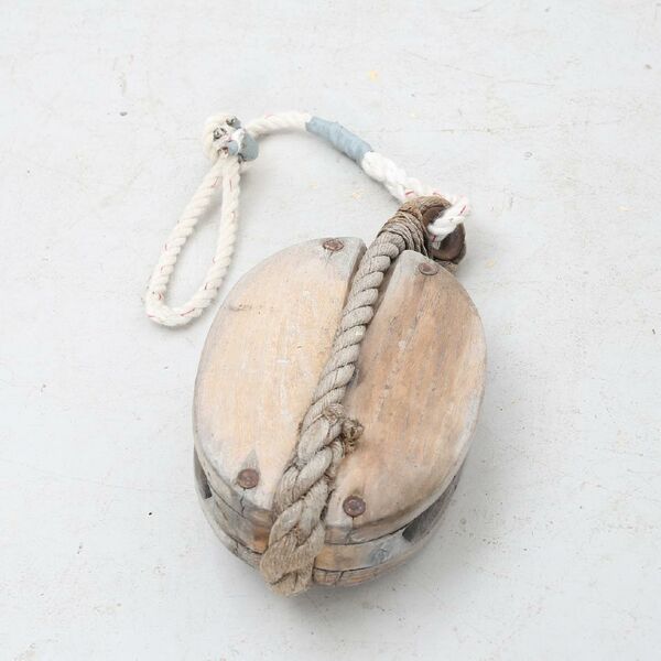 Slutpris för BLOCK/TALJA. 1800-tal, stor och midre