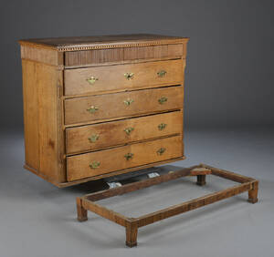 Slutpris för Louis XVI dragkiste af