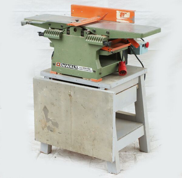 Slutpris för Rikt- och planhyvel, DeWalt DW50