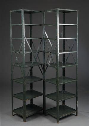 Slutpris för Et par industri-reoler af metal.