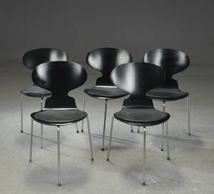 Slutpris för Arne Jacobsen stol 'Myren' model