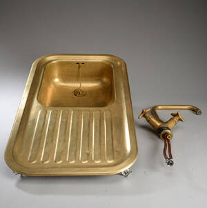 Slutpris för Vask og blandingsbatteri i messing