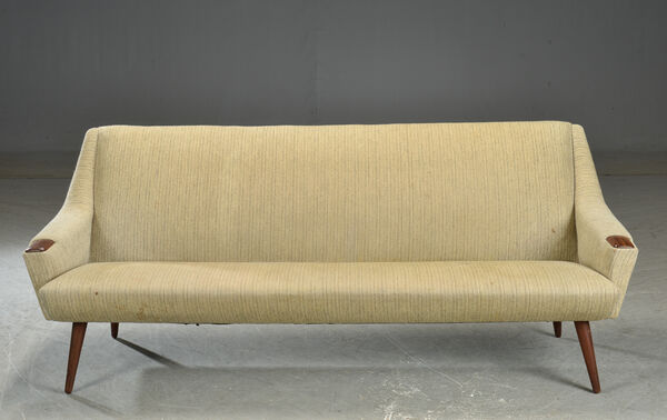 Slutpris för 3-pers sofa med uld, negle