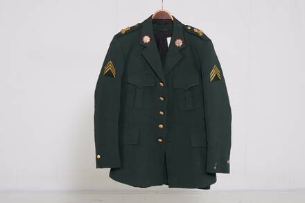 Slutpris för Dansk Militæruniform. Sergent Livgarden. Rød
