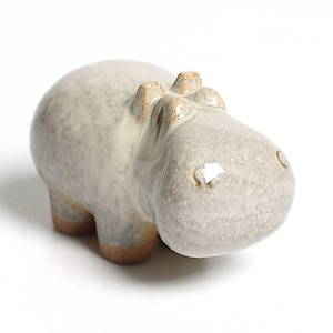 Slutpris för LISA LARSON. Flodhäst, stengods, "Menageri",