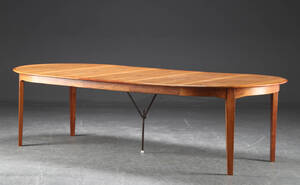 Slutpris för Henning Kjærnulf. Spisebord med udtræk