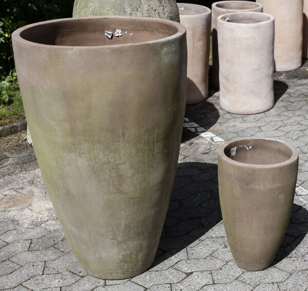 Slutpris för Grama Design. To krukker af