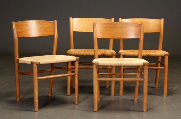 Slutpris för Børge Mogensen 1914-1972. Fire stole,