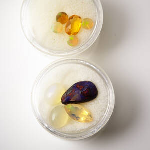 Slutpris för Opaler oinfattade