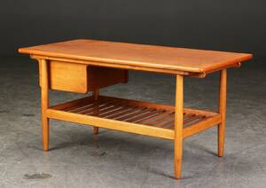 Slutpris för Ejvind Johansson. Sofabord, eg og