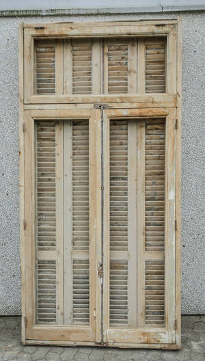 Slutpris för Vinduesparti monteret med skodder