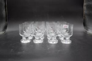 Slutpris för 12 vinglas Pukeberg